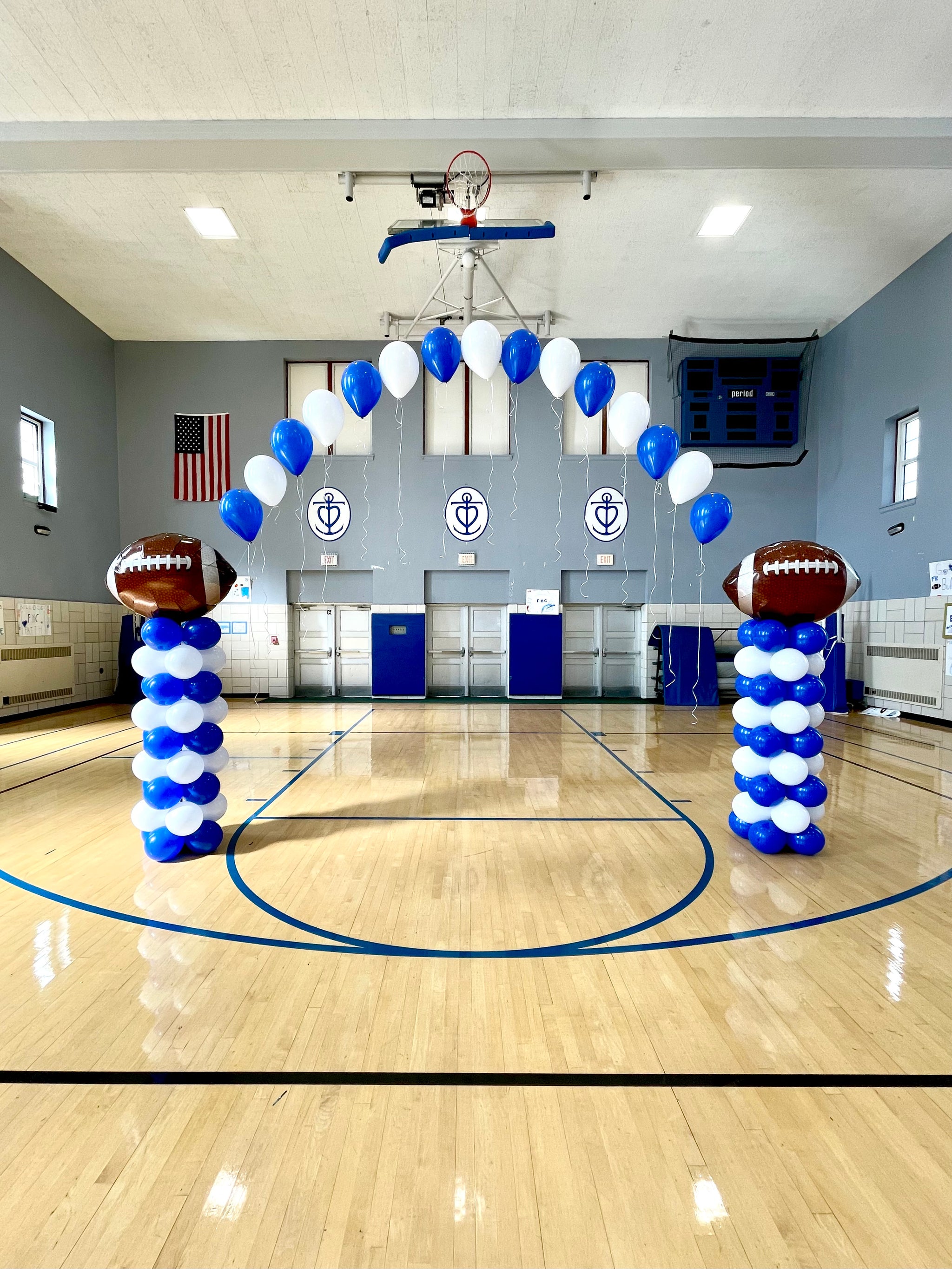 Football Column Classic String of Pearls School Balloon Arch